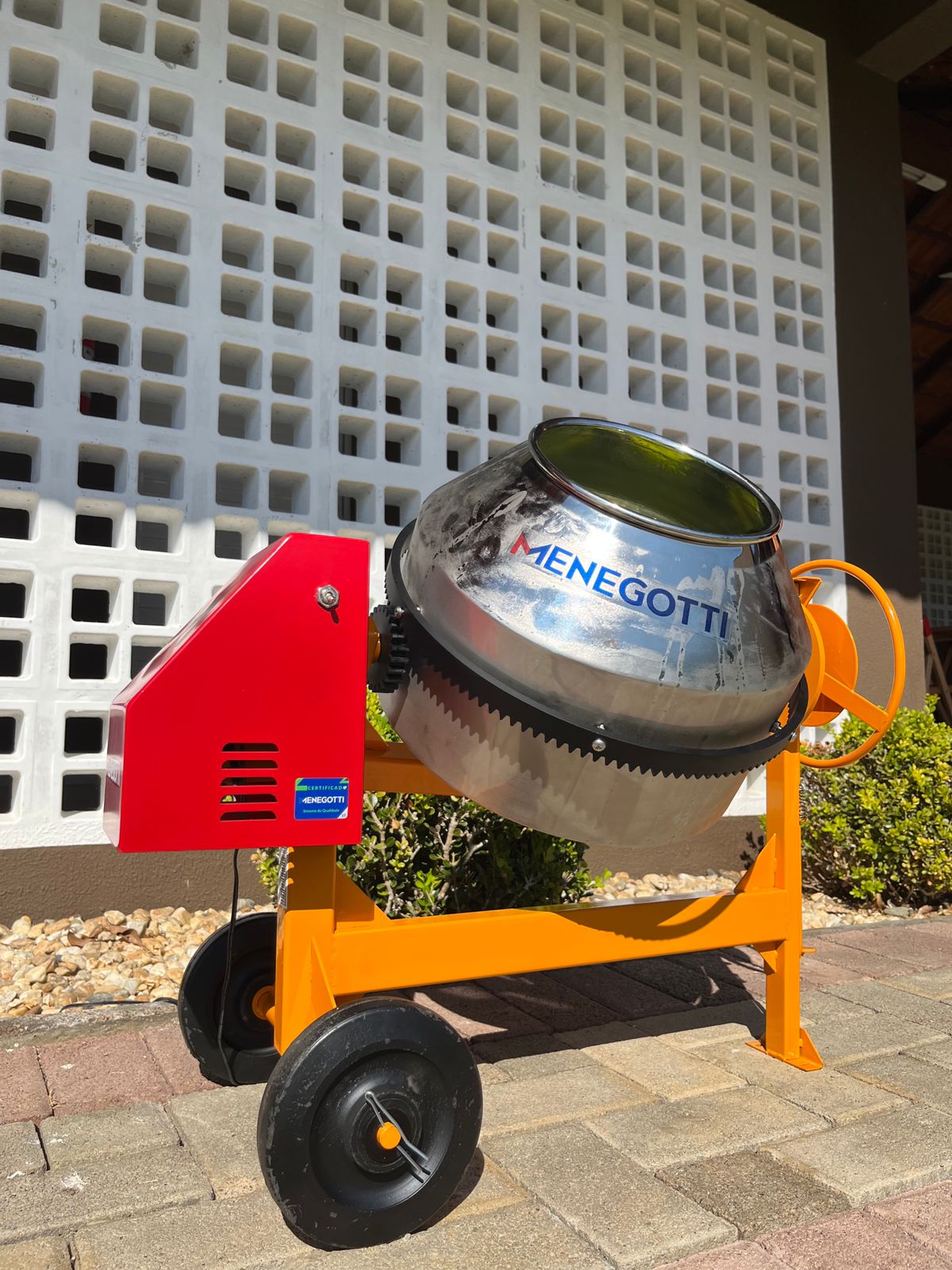 Noticenter - Grupo Menegotti lança betoneira própria para o preparo de ...