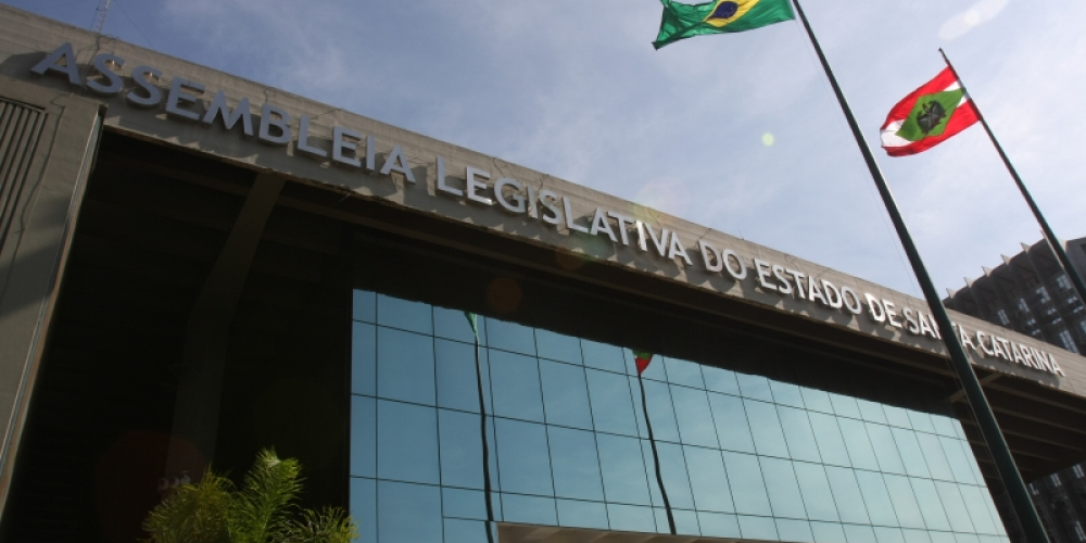 Noticenter - Renovação na Alesc é de 40%; 13 partidos terão ... Noticenter - Renovação na Alesc é de 40%; 13 partidos terão ...