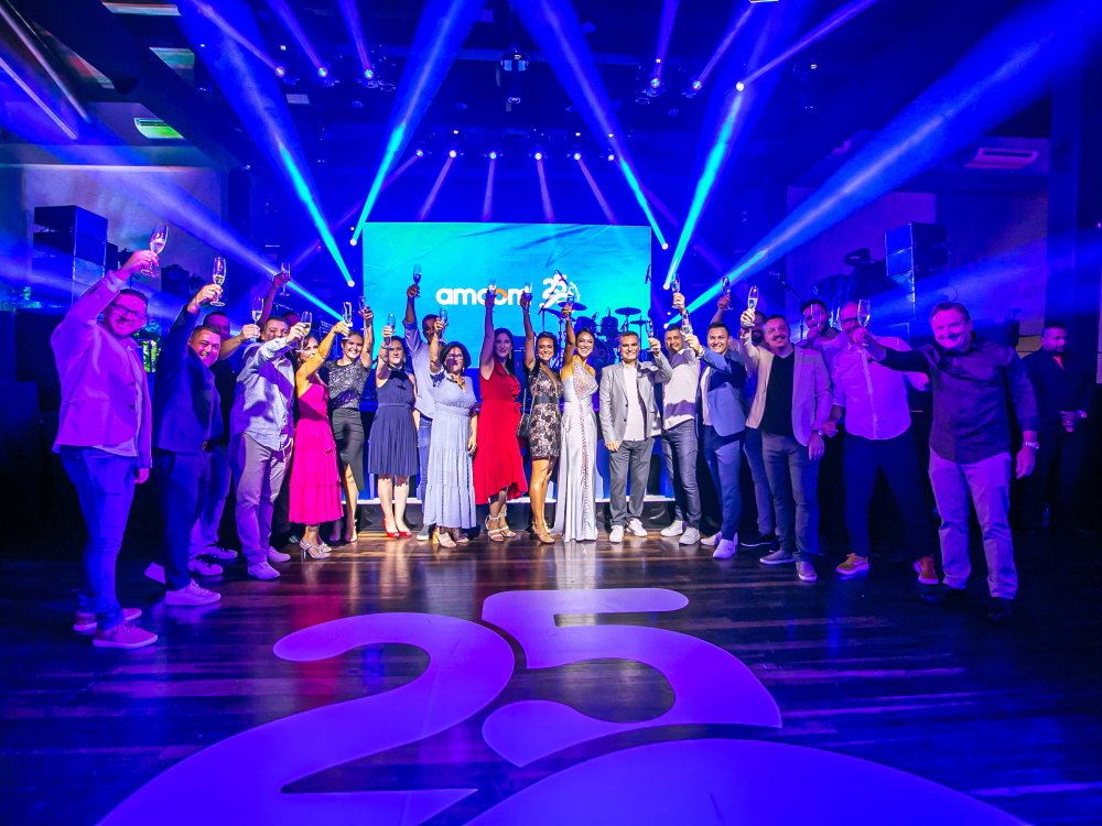 Jornal de Blumenau - AMcom celebra seus 25 anos de história com a ...